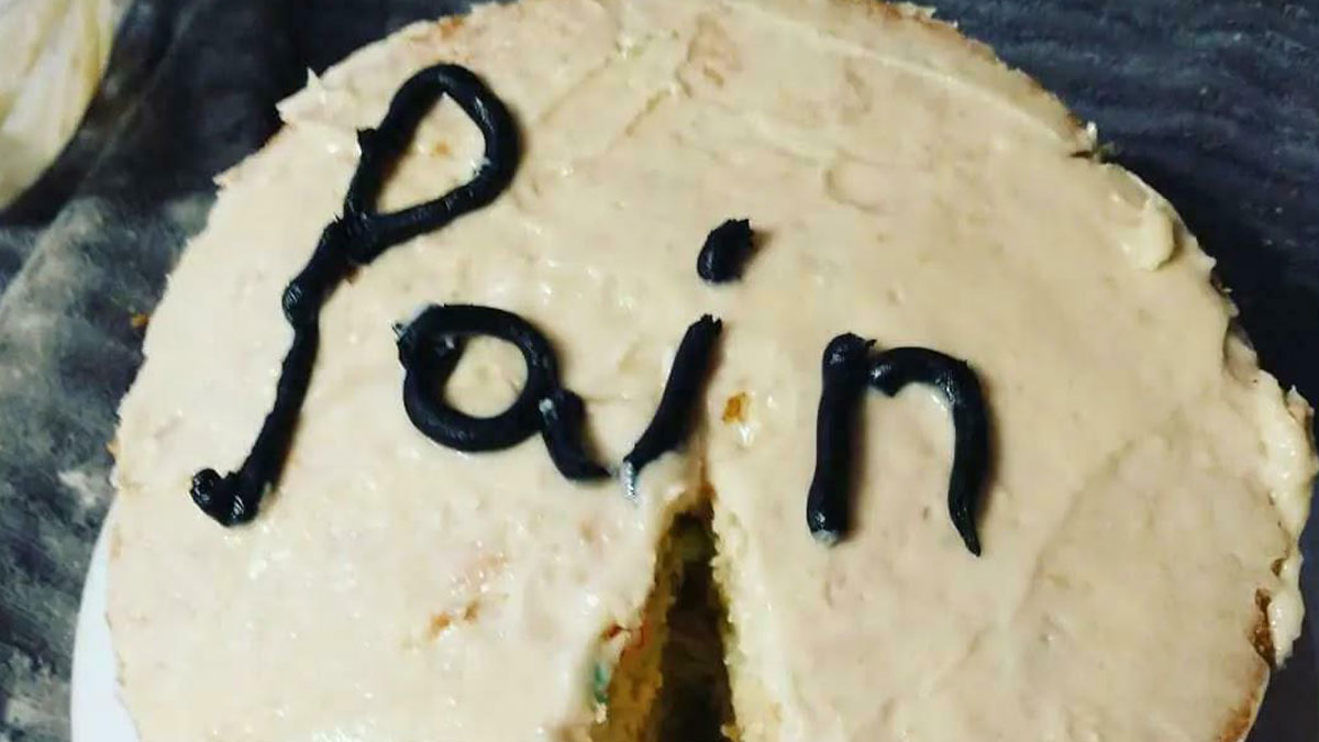 These 38 cakes are so hilariously blunt, they had to be shared for ...