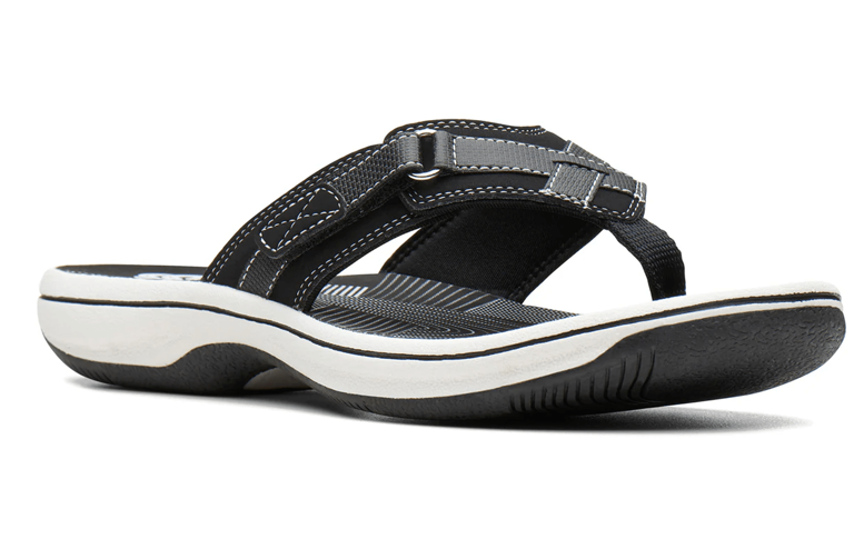 Say goodbye to foot pain with these bunion‑friendly shoes, approved by ...