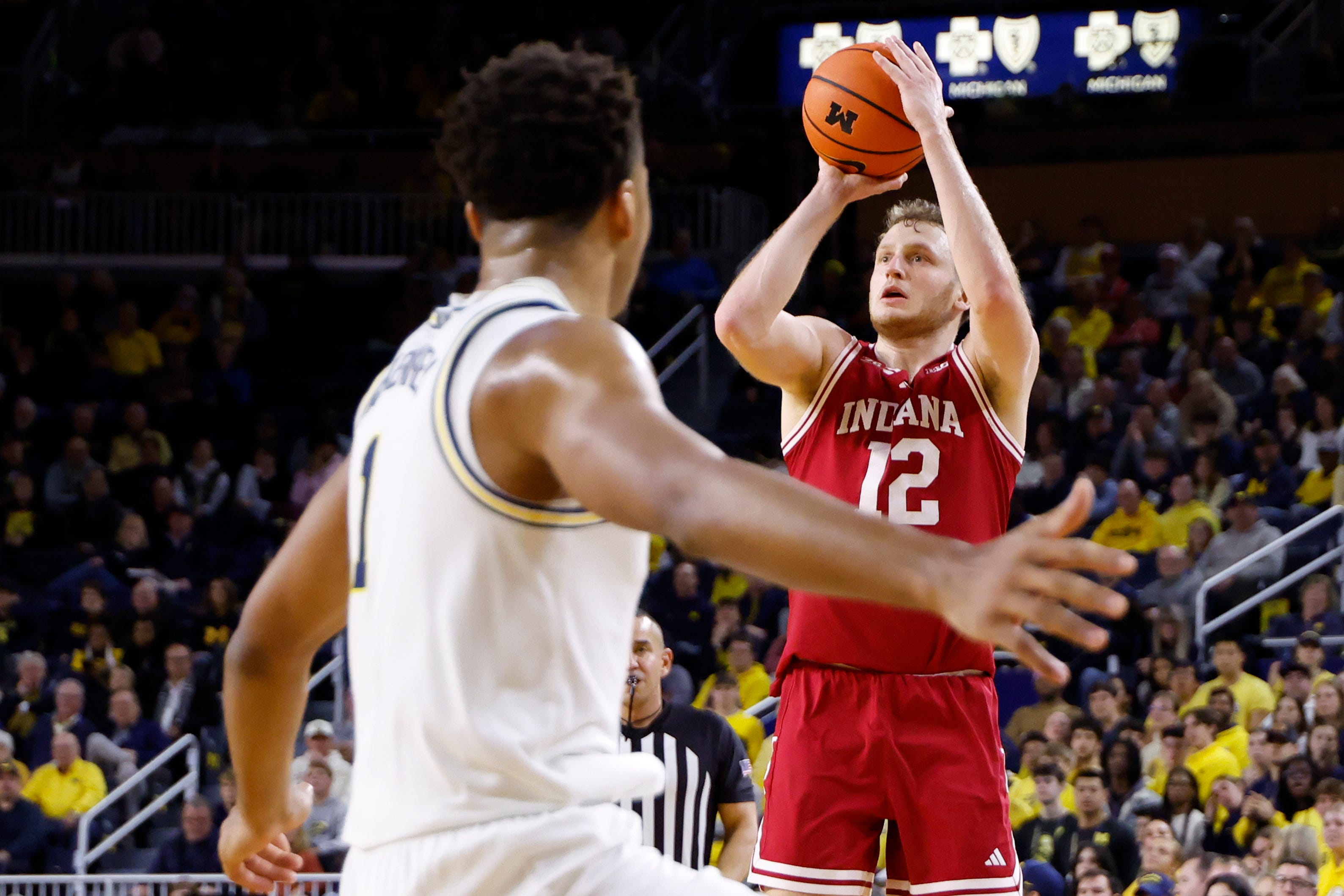 Ice-cold shooting, an injury doom Indiana basketball at No. 2 Michigan