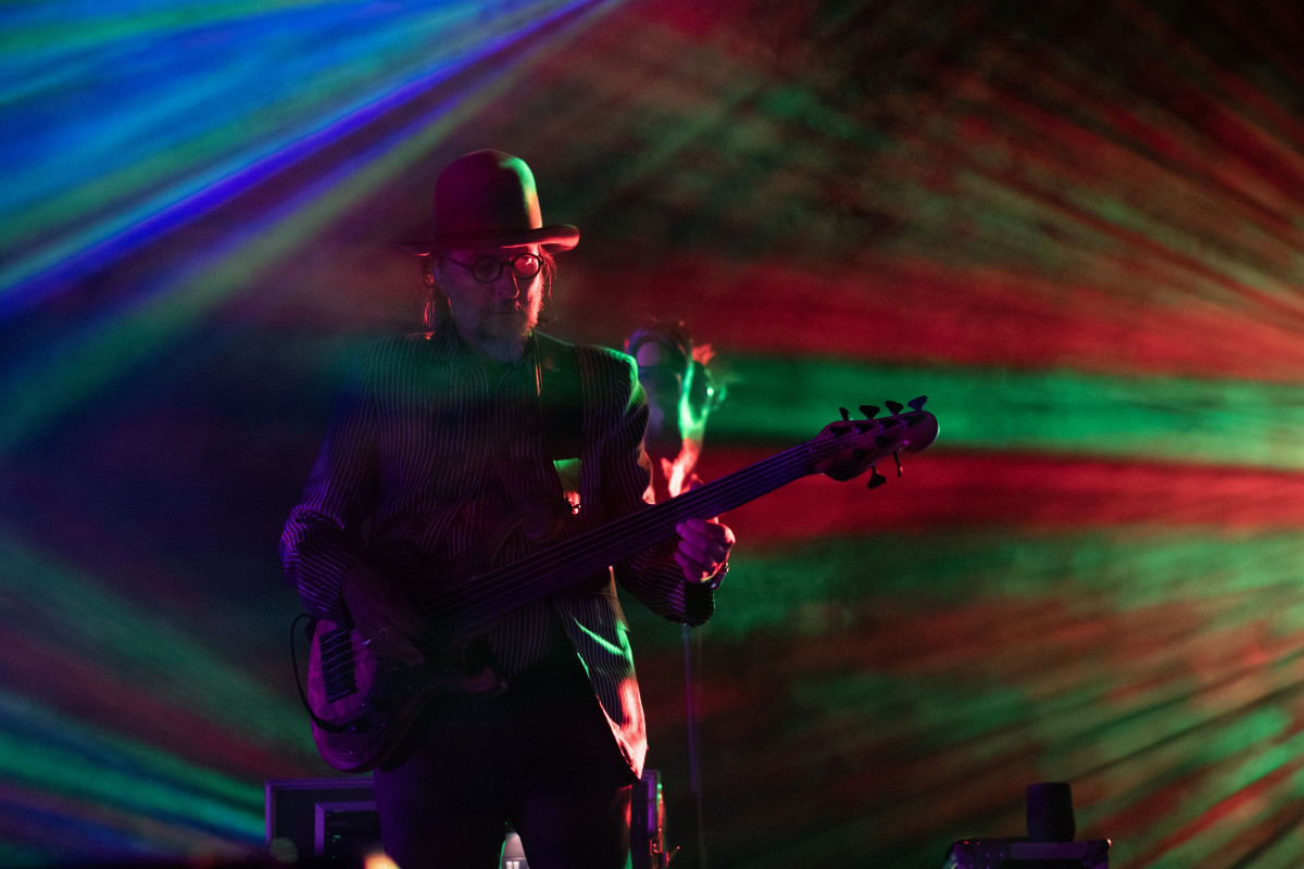 '90s funk metal icon announces 2026 tour with cult-favorite bands