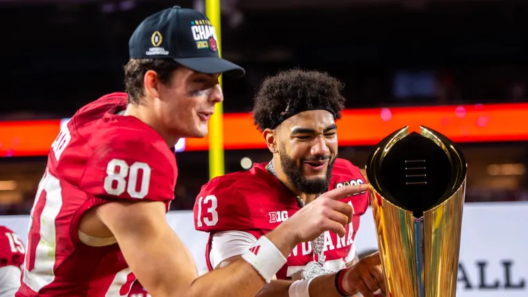 Charlie Becker thanks Elijah Sarratt as Indiana's dream season becomes ...