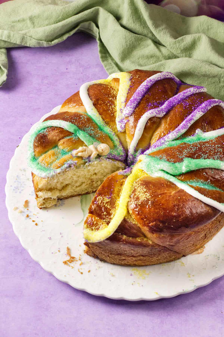 Mardi Gras king cake