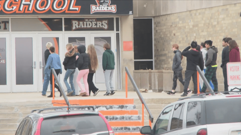 Sioux City student walk out of school, protest ICE