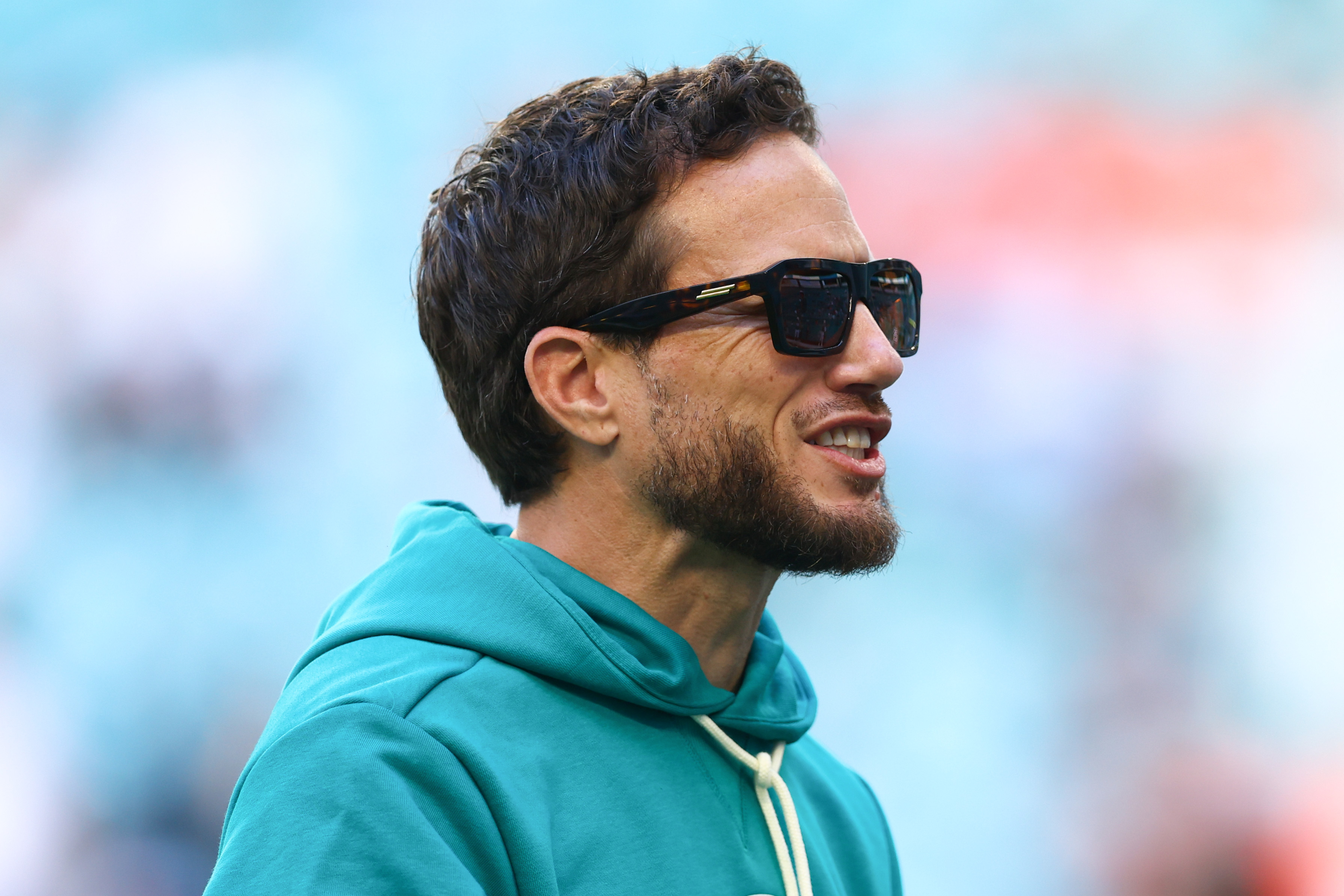 Chargers hire former Dolphins head coach Mike McDaniel as offensive ...