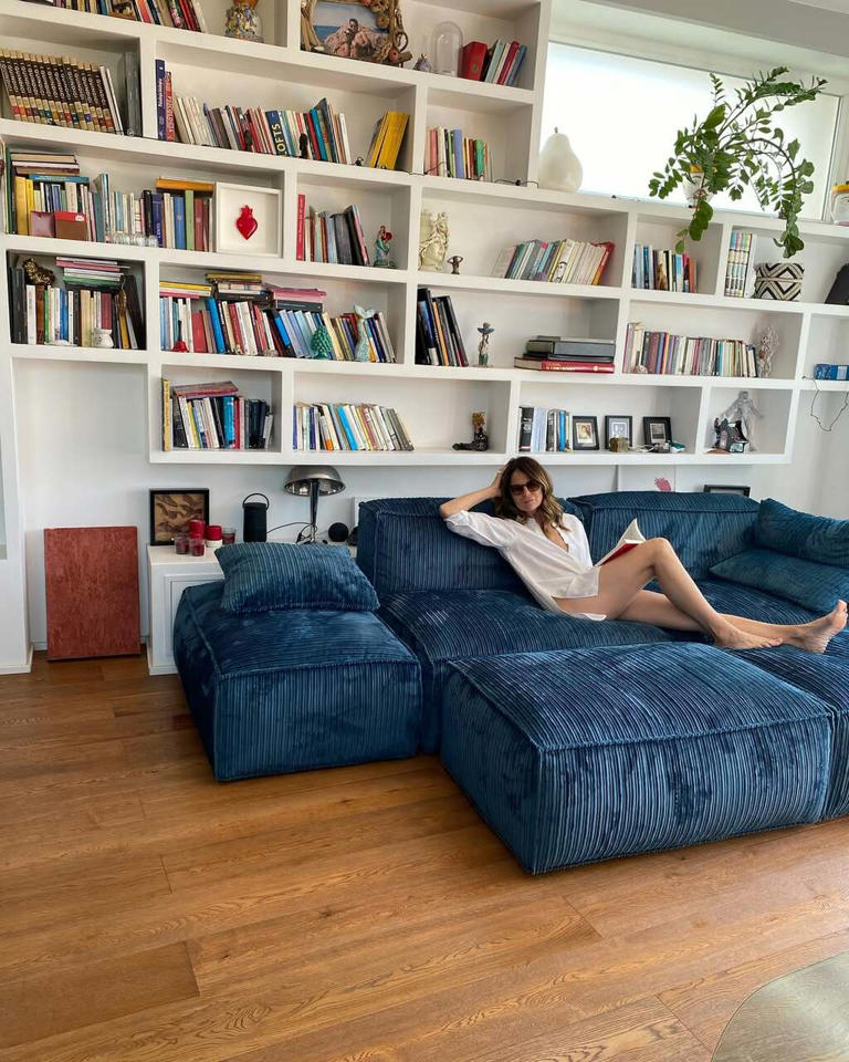 Dove vive Marina La Rosa, l'attico nel centro di Roma: la cucina nera ...