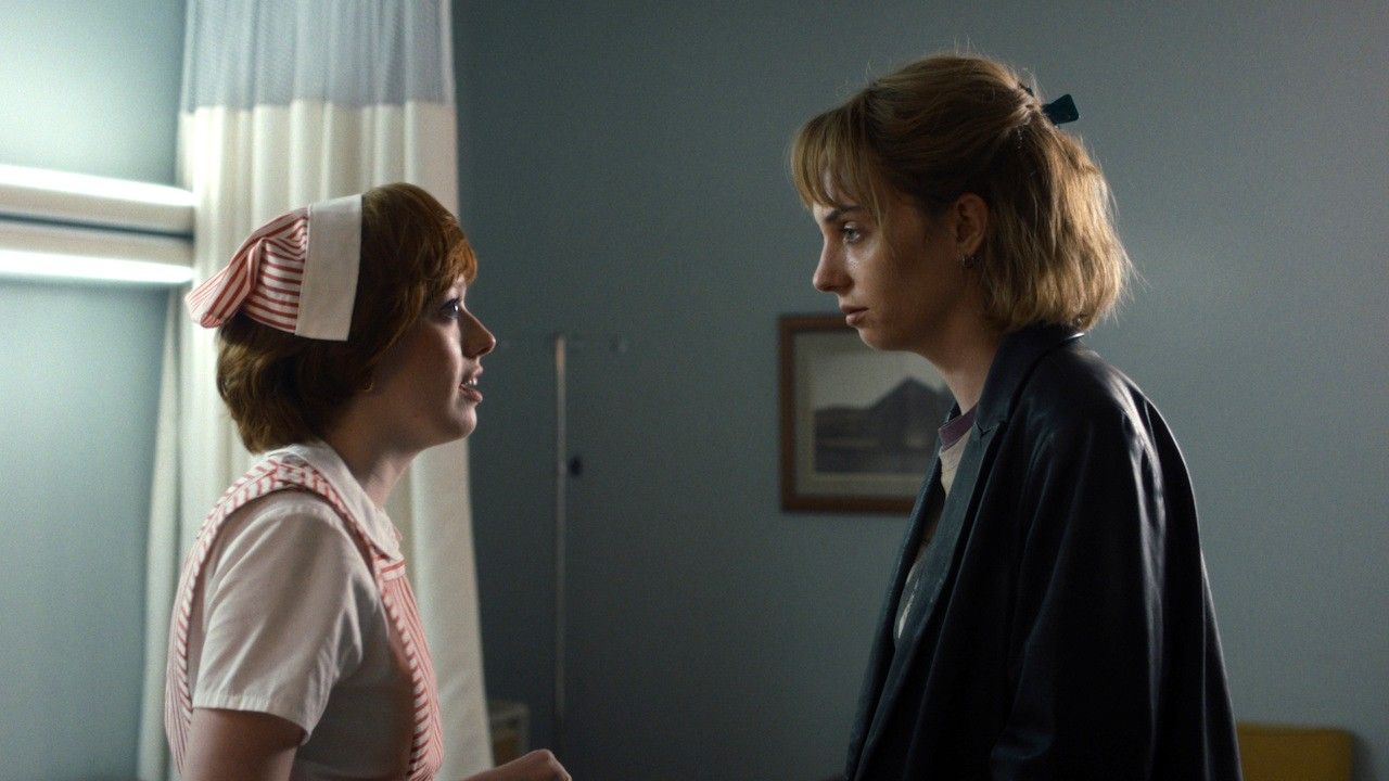 Are Stranger Things’ Robin and Vickie still together? The Duffers weigh ...