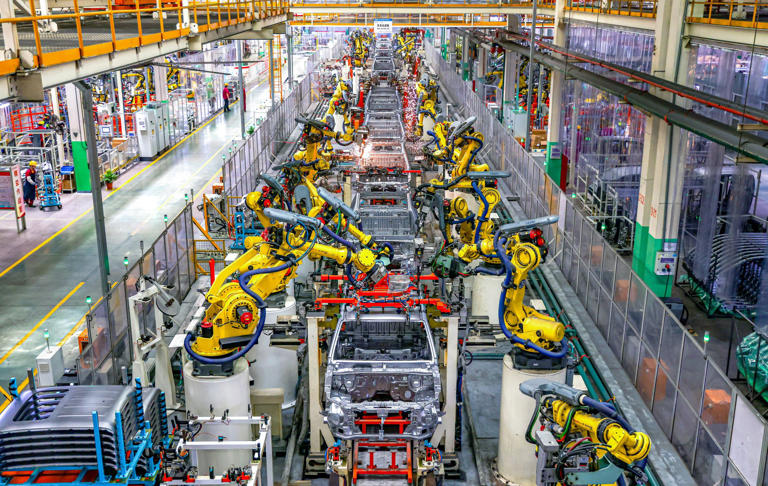 Chinese carmakers eye Western markets, China-EU dispute progress: 7 EV ...