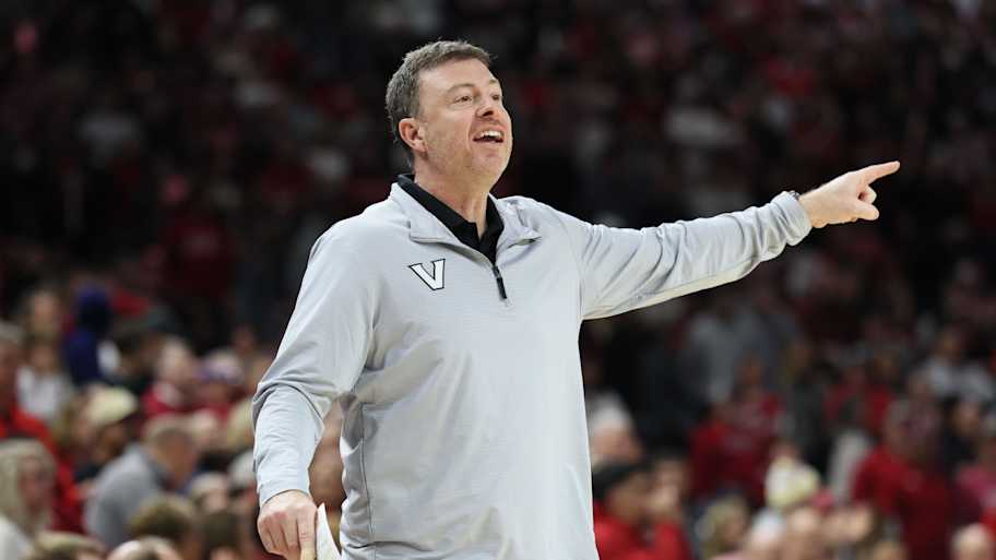 Mark Byington rips his team after Arkansas loss