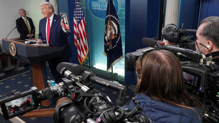 Trump's low-energy speech panned by CNN panel