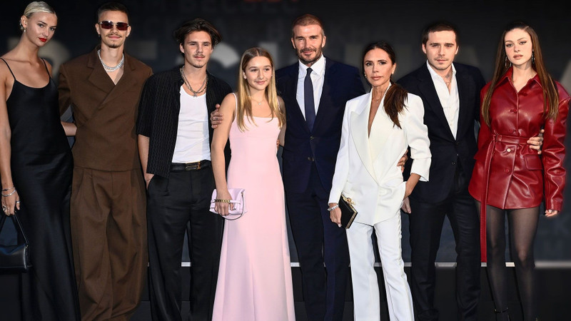 Thế giới dậy sóng chuyện nhà Beckham