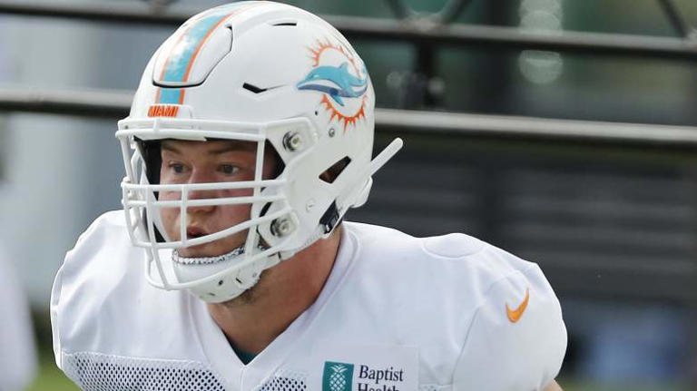 Broncos add former Steelers playmaker to roster, cut ex-Dolphin