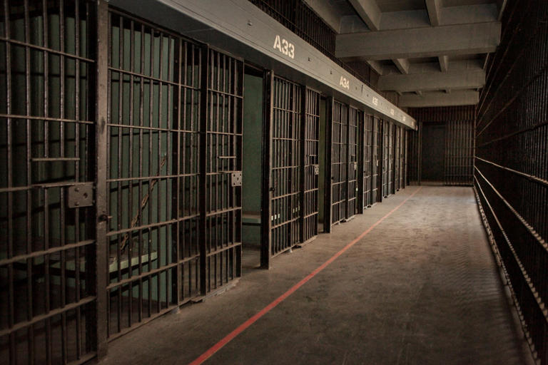 Mass. man gets prison time for bank fraud, money laundering as part of ...