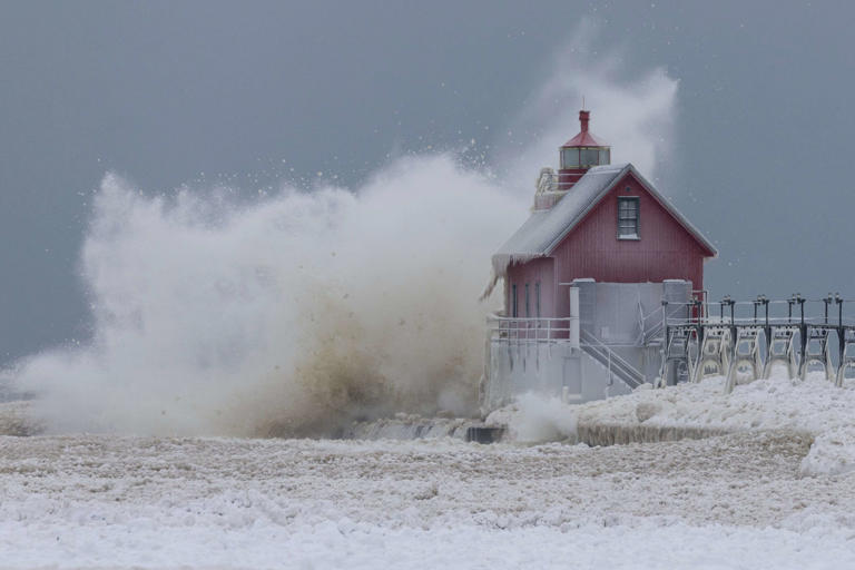 Dangerous cold, lake effect snow continue for Michigan. Arctic blast ...