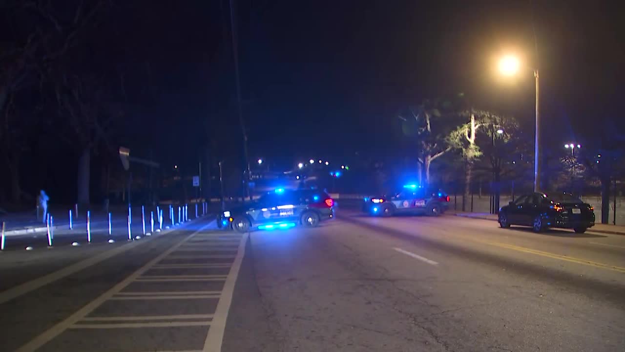 Fatal crash closes part of Lakewood Avenue in SW Atlanta Tuesday night