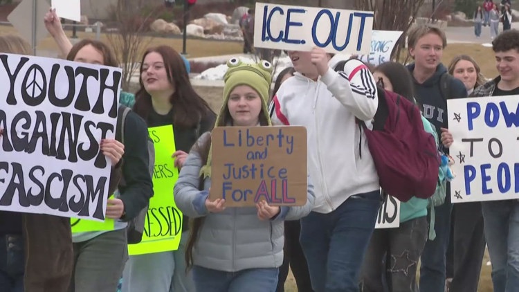 Spokane Valley, Liberty Lake high school students walk out to protest ICE