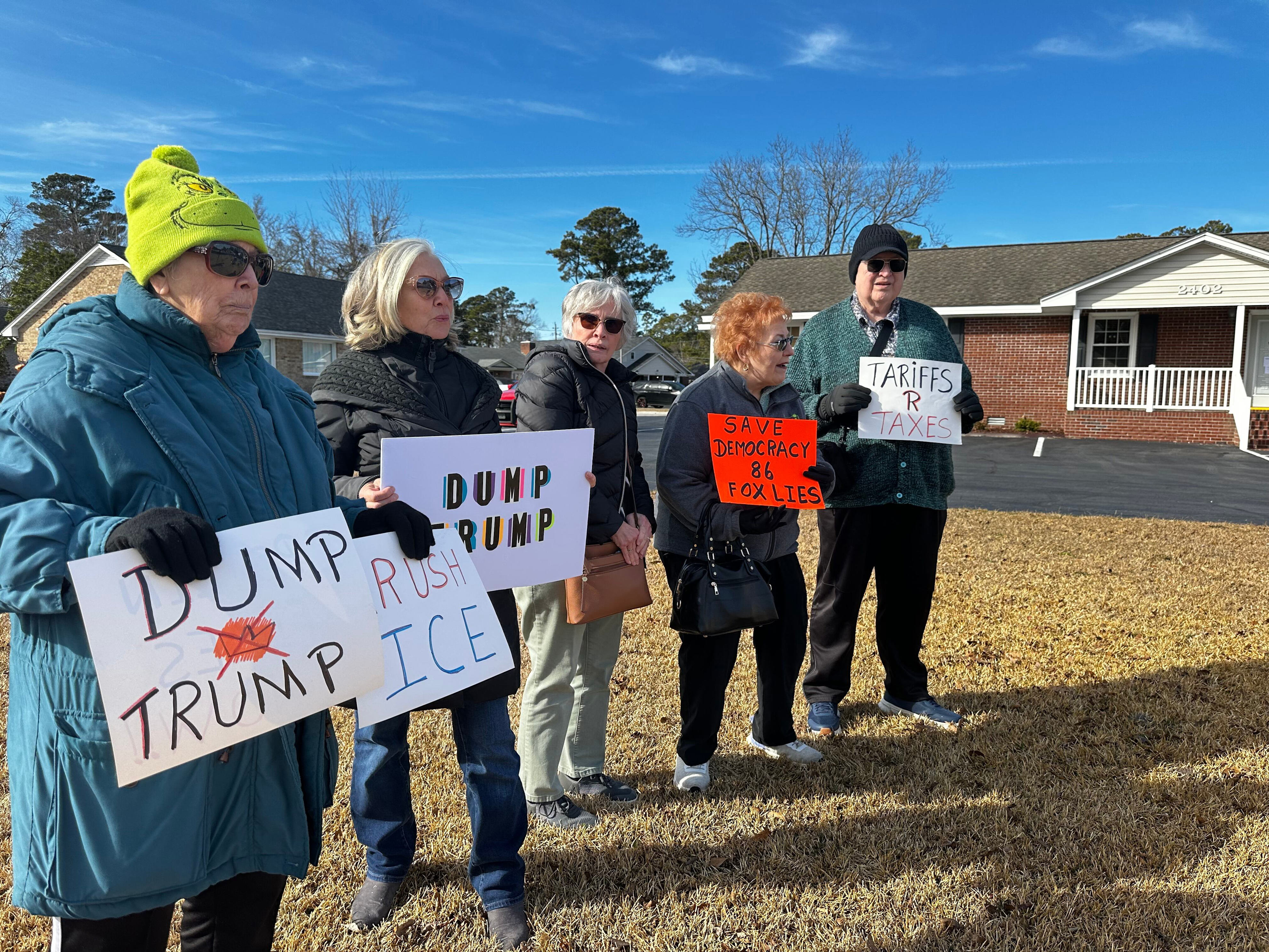 Letters of protest in New Bern call for Trump’s impeachment