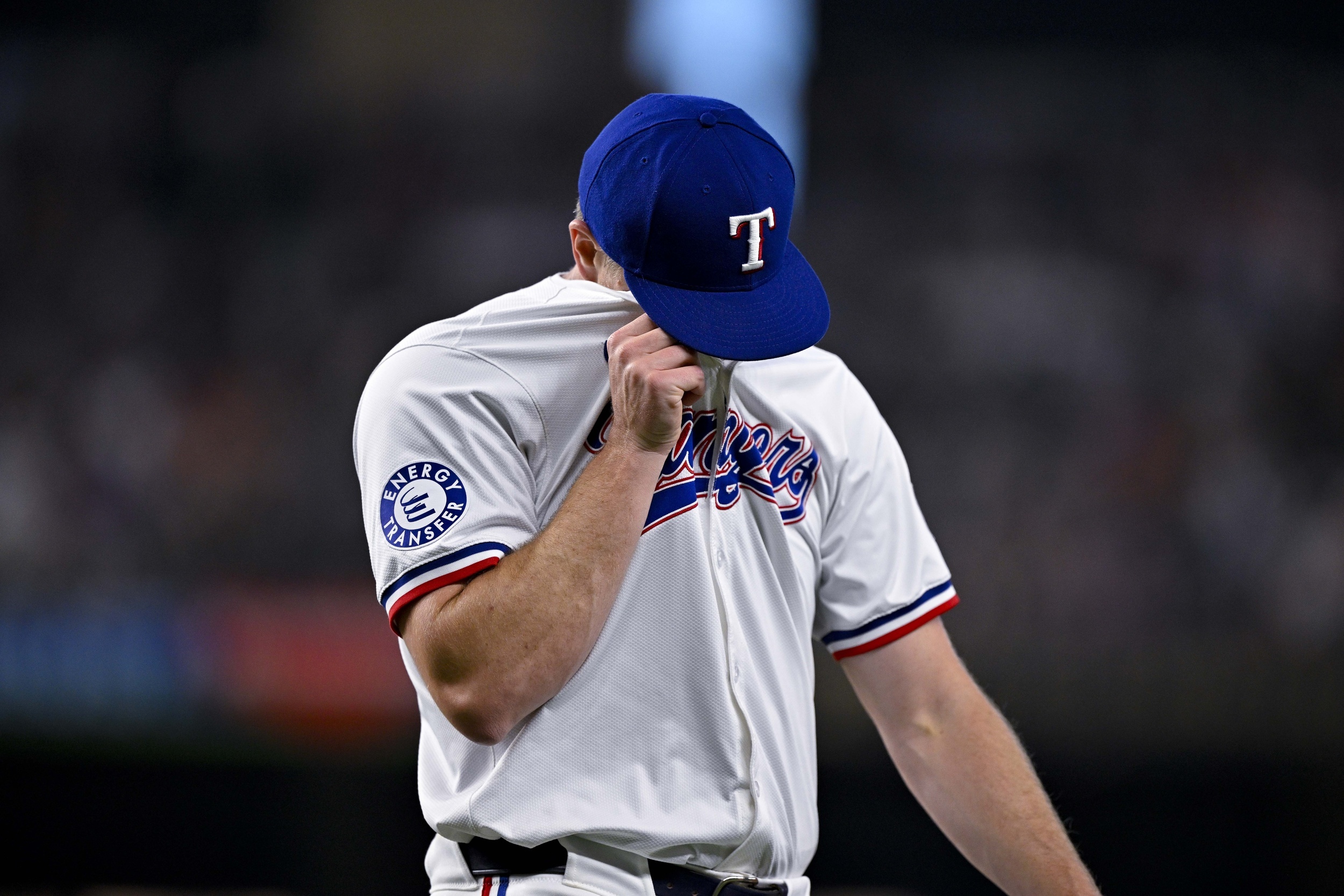 Rangers re-sign Josh Sborz to minor league deal
