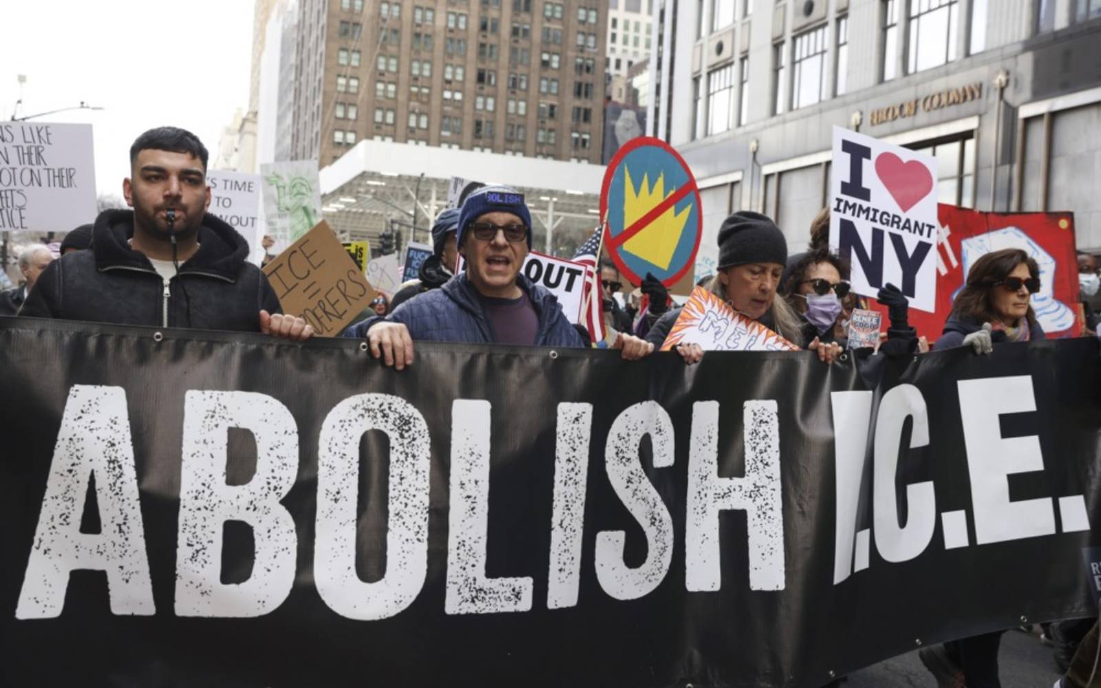 Thousands protest against Trump immigration policies