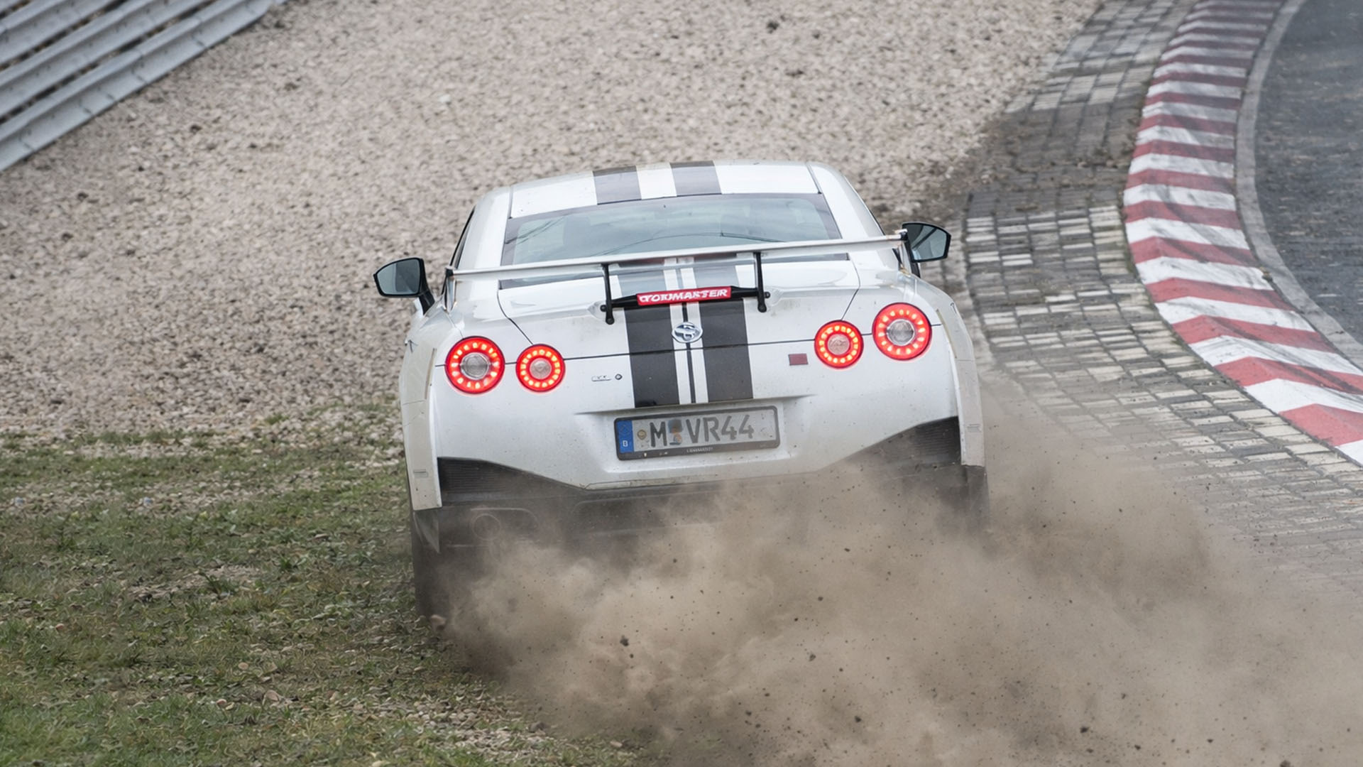 Nürburg drivers lose grip on Nordschleife track