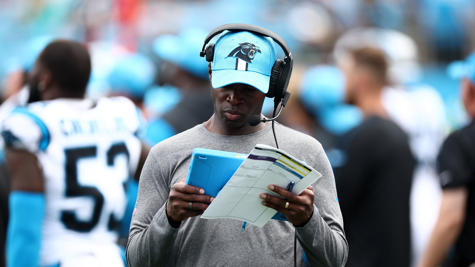 Raiders complete second interview with Panthers DC Ejiro Evero