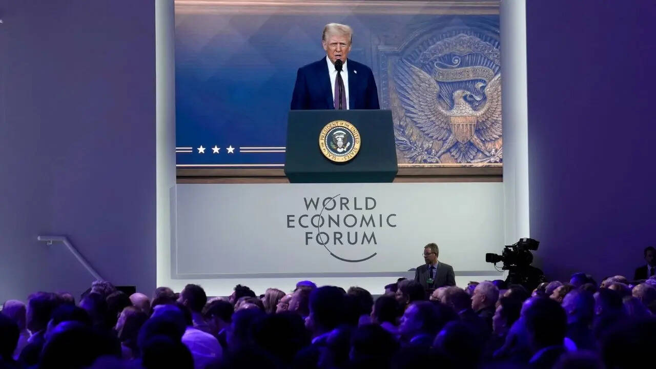 What is the ‘No Kings’ sign at Davos? Glowing protest appears ahead of ...