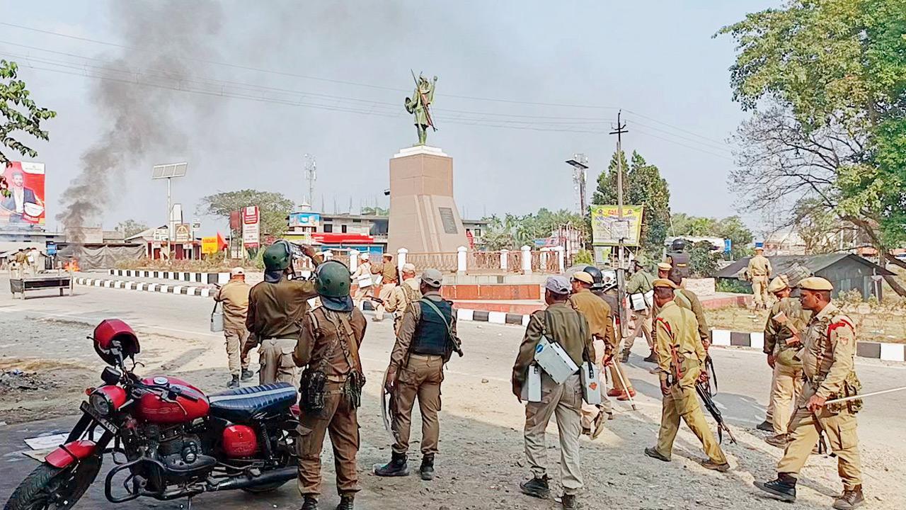 Tribes clash in Assam’s Kokrajhar, internet services suspended