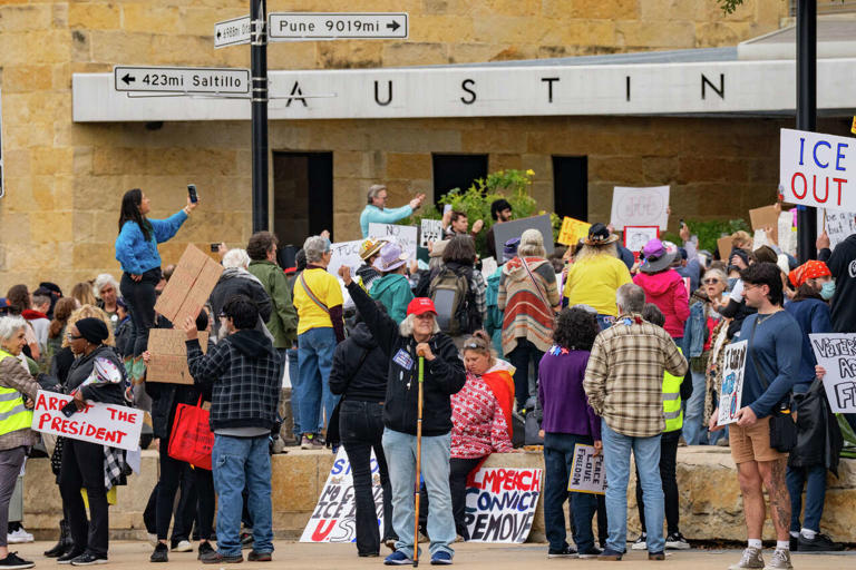 Austin protesters call on city leaders to limit cooperation with ICE