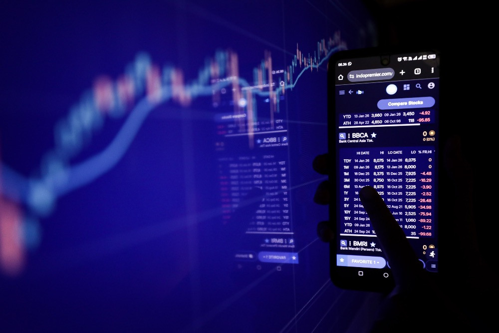 Saham UNTR, ASII, hingga ADMR tekan Indeks Bisnis-27 ke zona merah