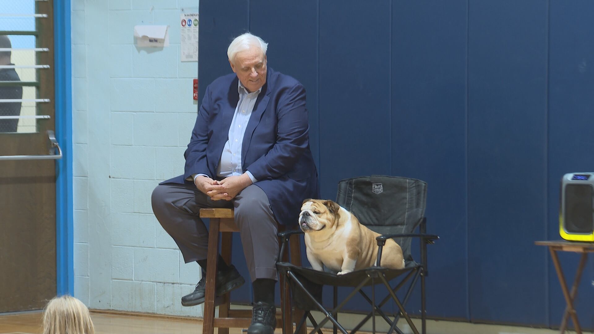 Senator Justice delivers message of hope to Parkersburg Boys and Girls Club