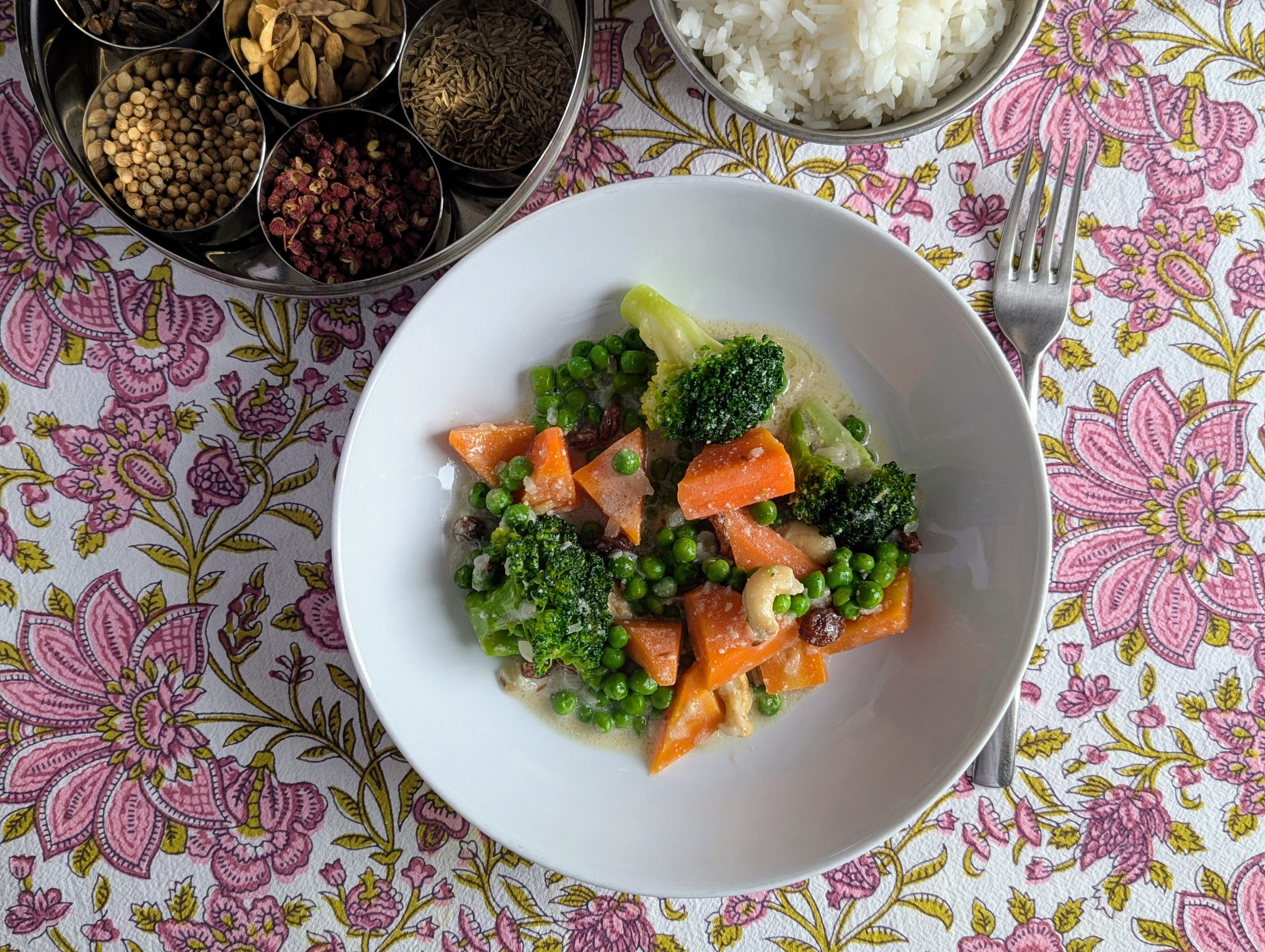 Verduras en leche de coco aromática