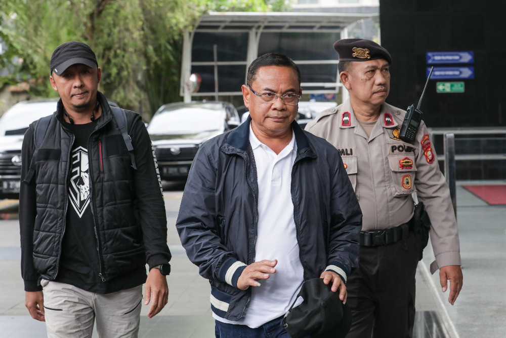 Patgulipat kasus suap jabatan: Dari Bupati Pati Sudewo, camat hingga ...