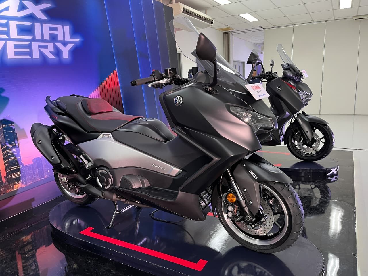 Yamaha jualan moge lagi, diawali TMAX 2026, harga setara Innova Zenix ...