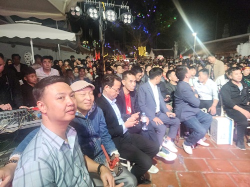 Làng Hữu Bằng hát Quốc ca tiếp lửa U23 Việt Nam trước bán kết châu Á