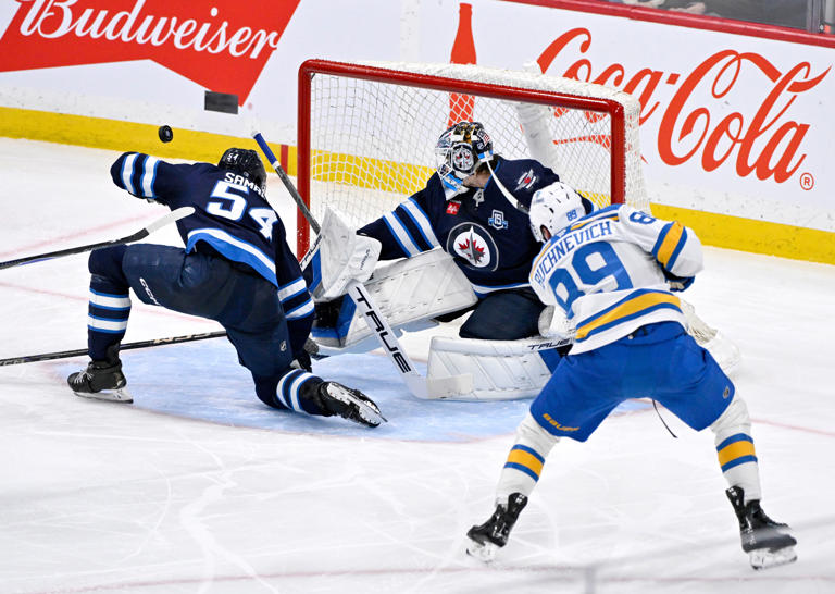 Scheifele and Morrissey power Jets to a 3-1 victory over the Blues