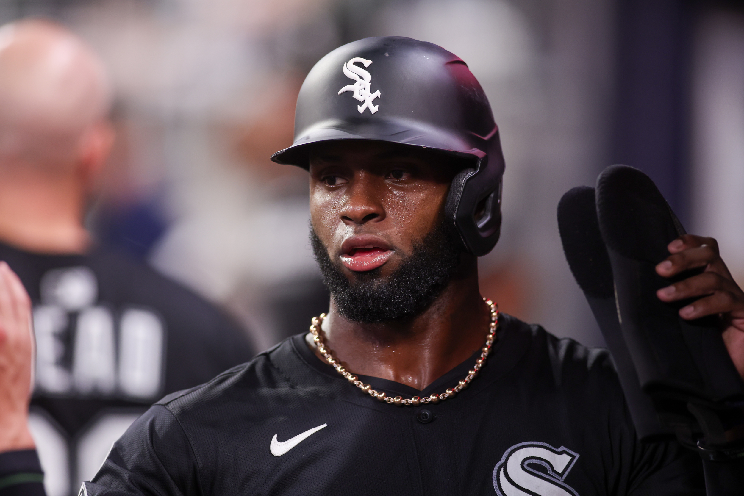 White Sox trade Luis Robert Jr. to Mets