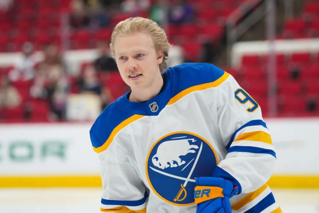Huima temppu: Konsta Helenius teki historiaa NHL:ssä!