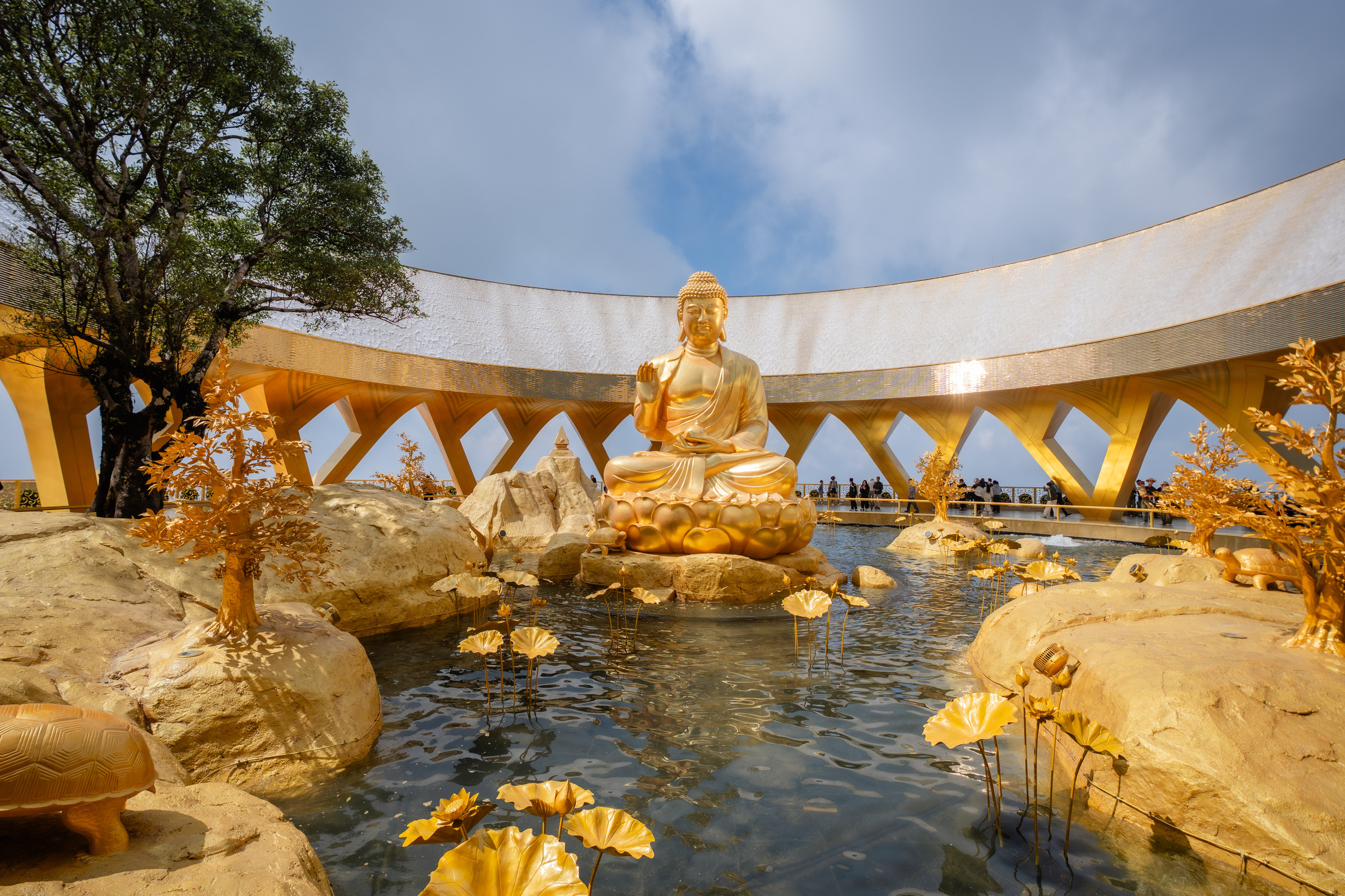 Ba tượng Phật lớn nhất trên núi Bà Đen