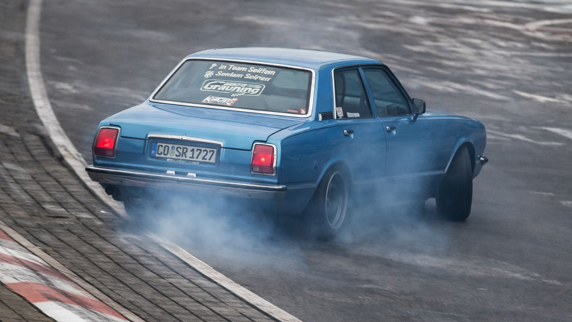Drift et vitesse sur le circuit de Nürburg