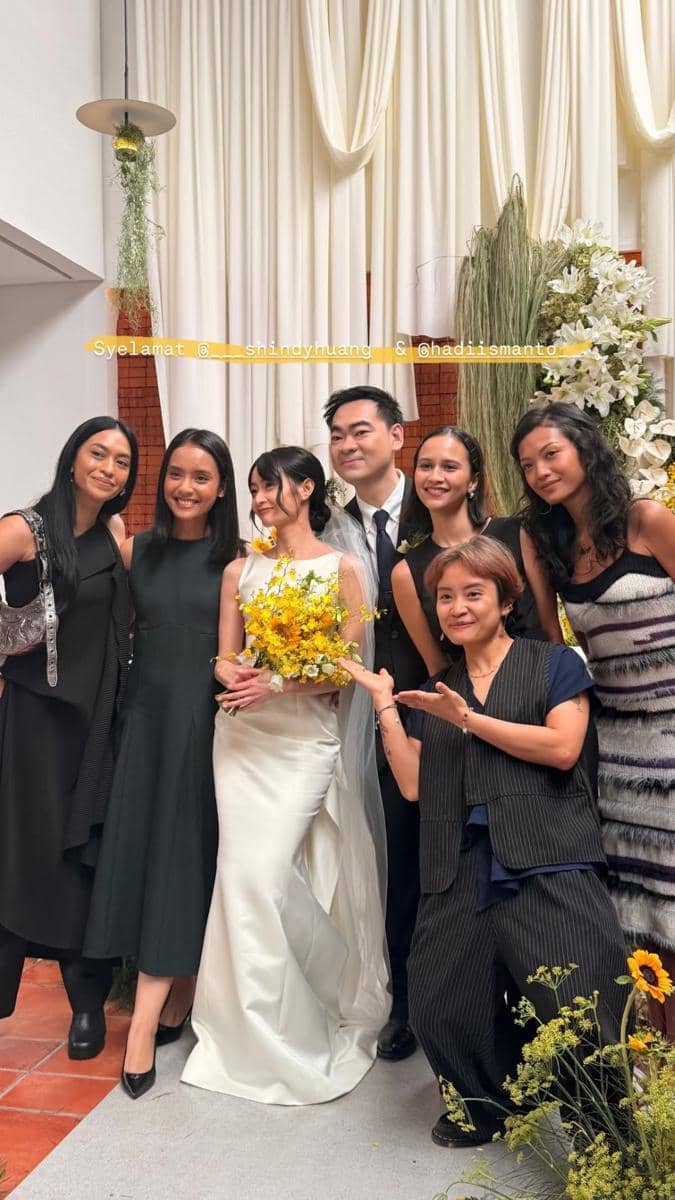 7 potret artis di pernikahan Shindy Huang dan Hadi Ismanto