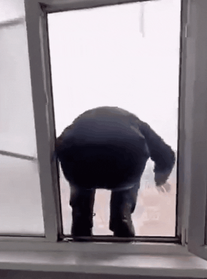 Decades-first snowstorm paralyzes Kamchatka Peninsula