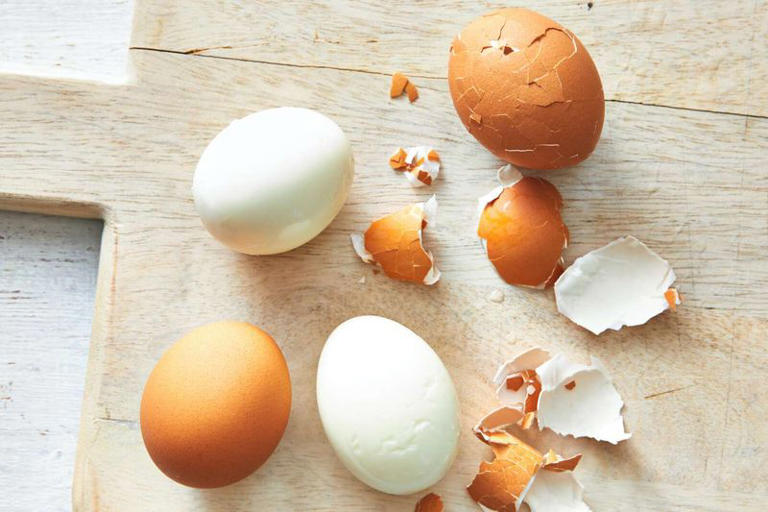 Boiled egg shells come away easily using this simple one-minute trick