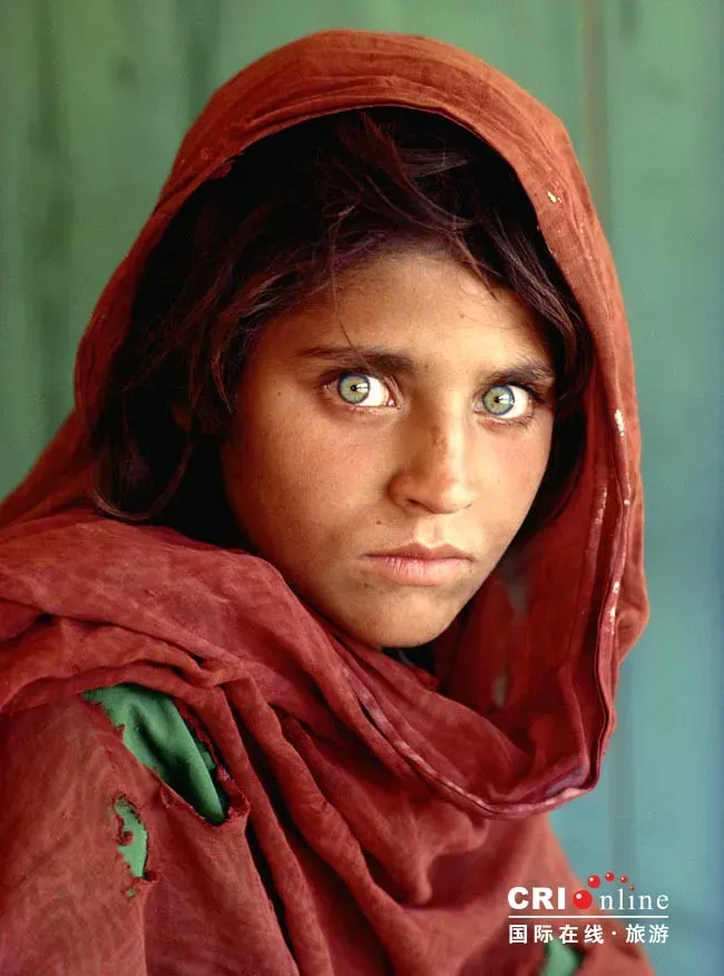 The untold stories behind the world's most famous photos
