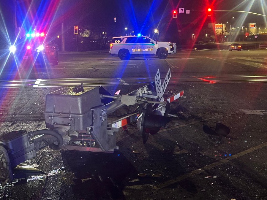 Driver crashes into Placer County railroad crossing arm, train traffic ...