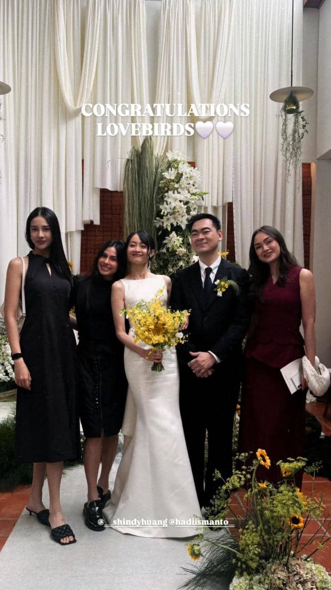 7 potret artis di pernikahan Shindy Huang dan Hadi Ismanto