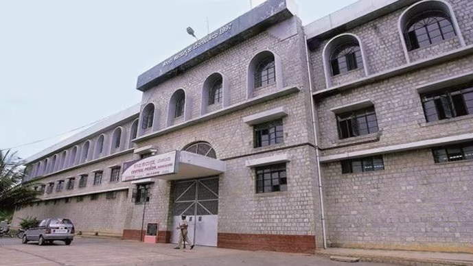 Mobiles, cash seized in surprise overnight raid at Bengaluru Central Prison