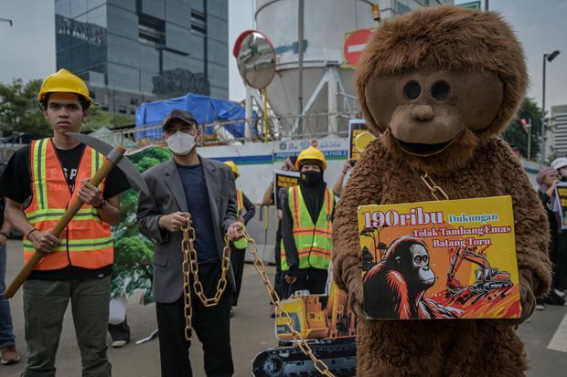 Balada UNTR: Saham ARB, laba terancam anjlok 39% seusai izin tambang ...