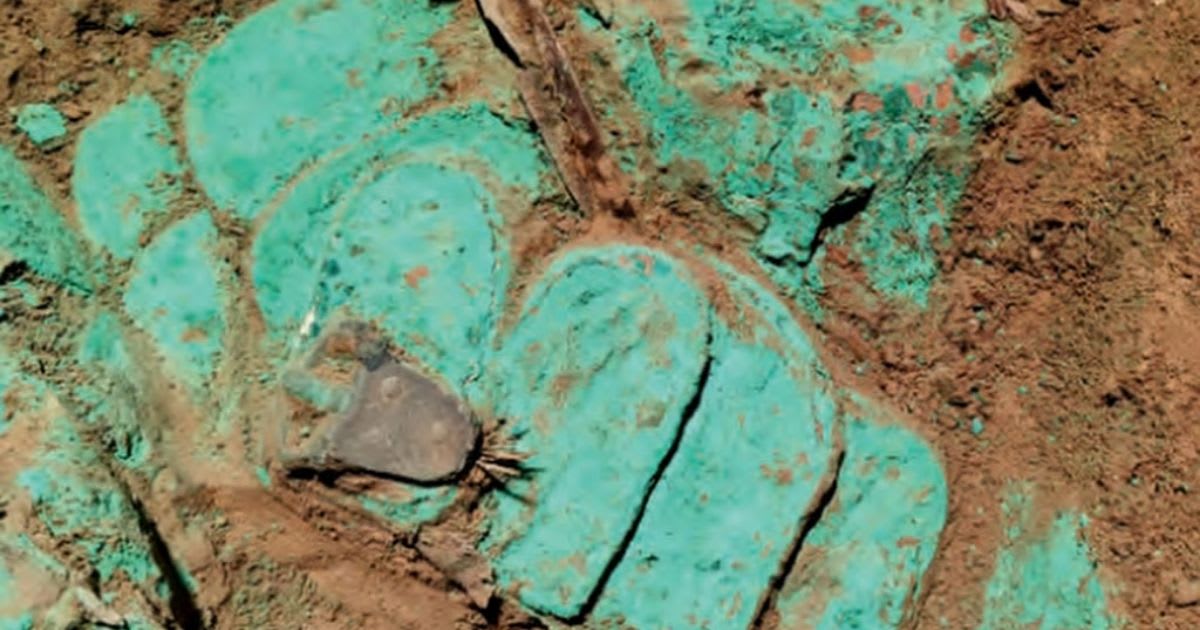 Mysterious ancient Chinese 'golden armor' restored from a 1,200-year ...