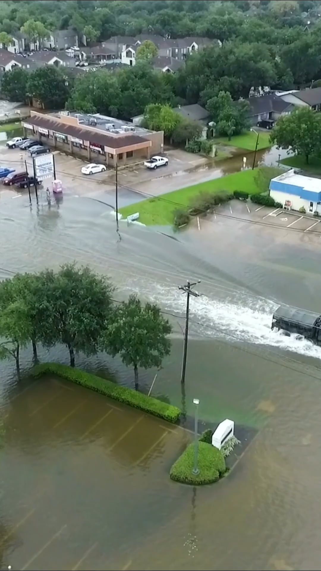 Texas sous l'eau : des images de drone révèlent l'impact de l'ouragan Harvey