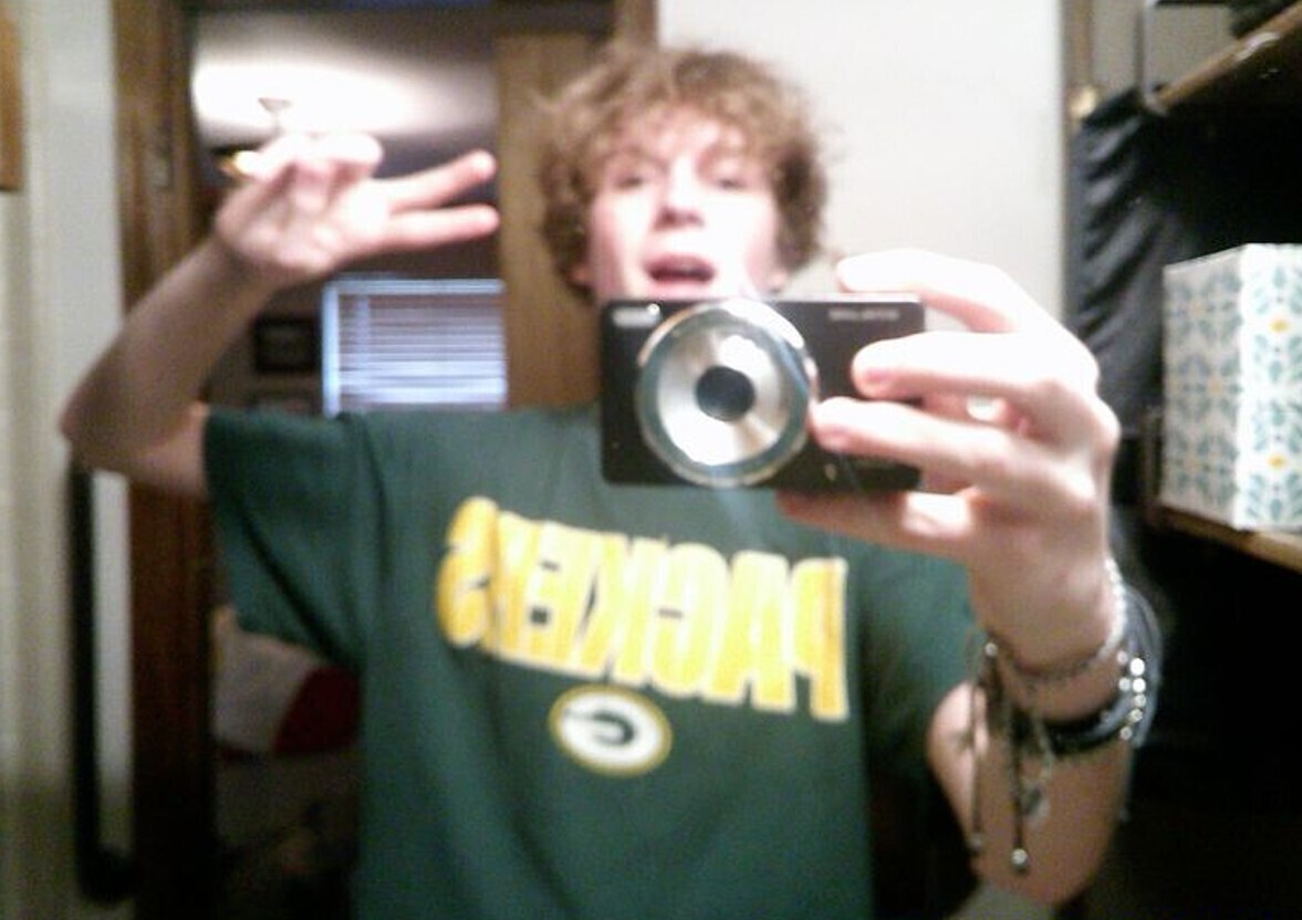 15 people share what screams 'I peaked in high school'