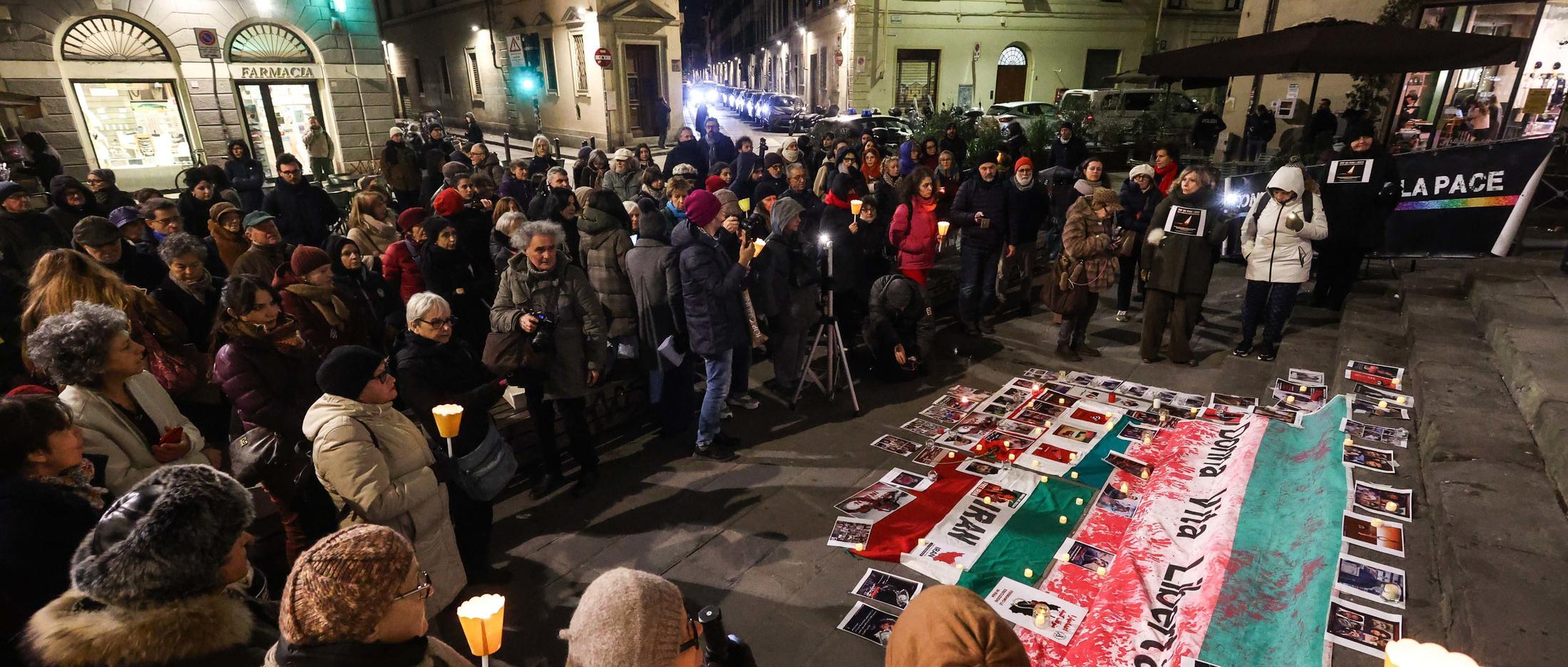 In piazza per l’Iran, la manifestazione: "Fermiamo la feroce repressione"